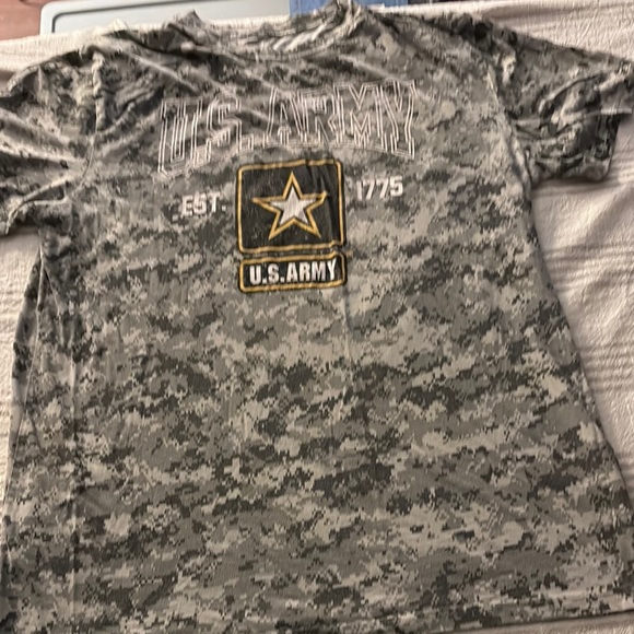 U.S. Army | Shirts | Us Army Digital Camo Mens Tee | Poshmark